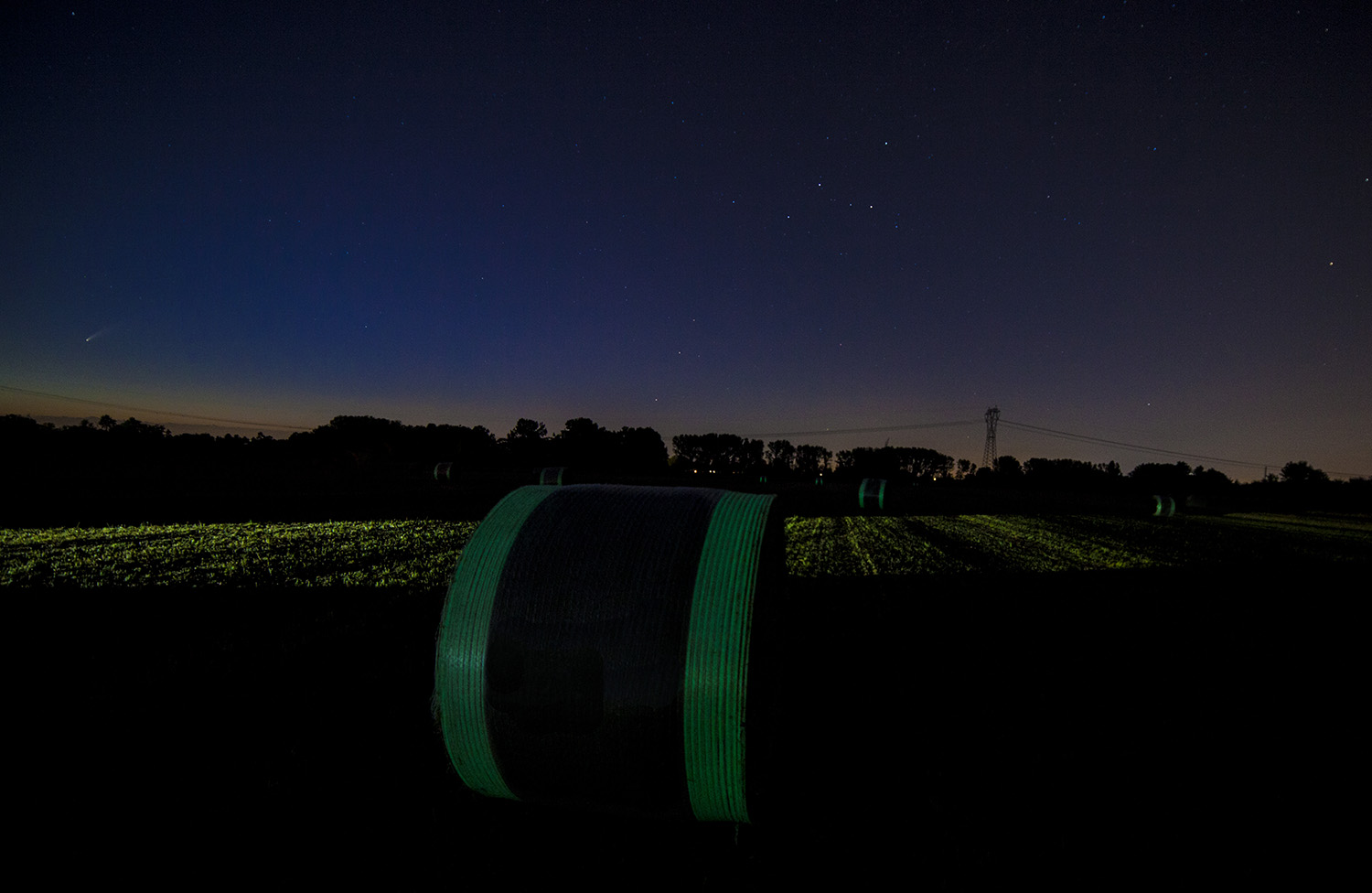 Artistic Project | Luminescent hay bales. Novatex supports the project ...